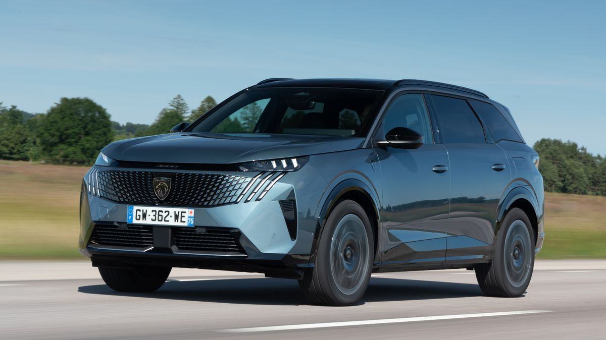 Нагадаємо: Peugeot 5008 (2023 - 2024) пожежа, пальне